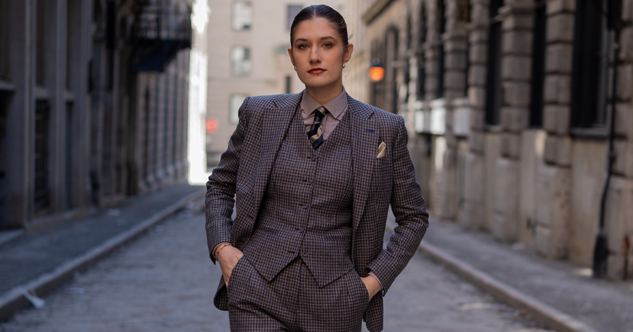 Design Your Custom Women's Suit | SUITABLEE